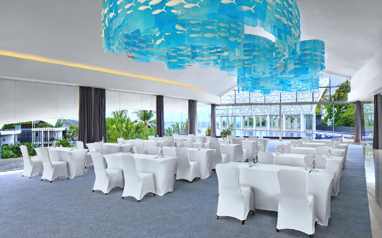 Experience Unmatched Elegance: Panoramic Ocean View Meeting Rooms of Le ...
