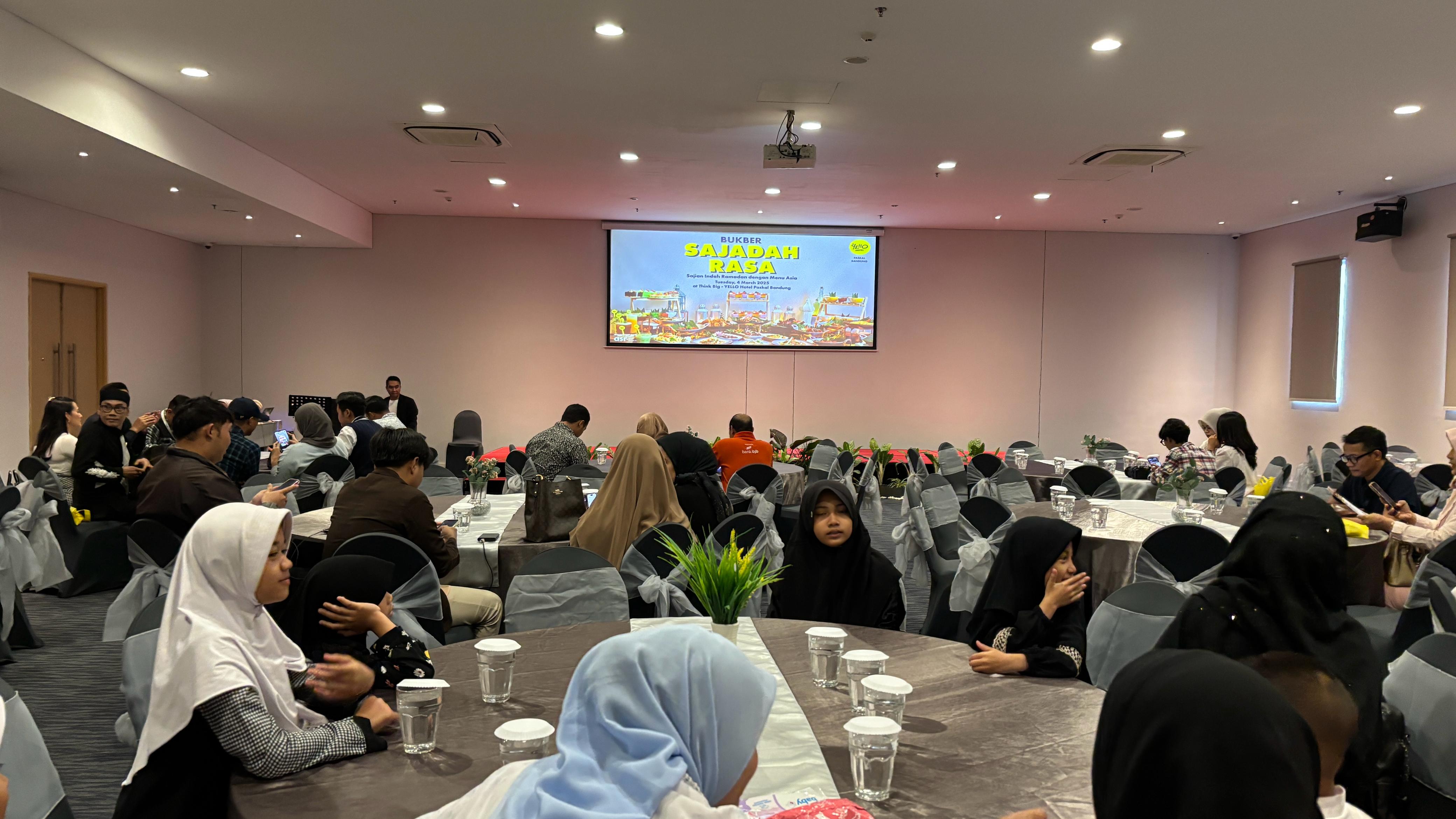 YELLO Hotel Paskal Bandung Hosts Sajadah Rasa Iftar | What's New Indonesia