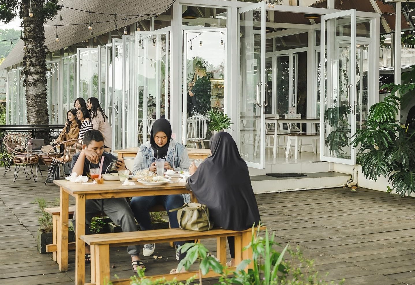 Bandung's Top Tea Houses | What's New Indonesia